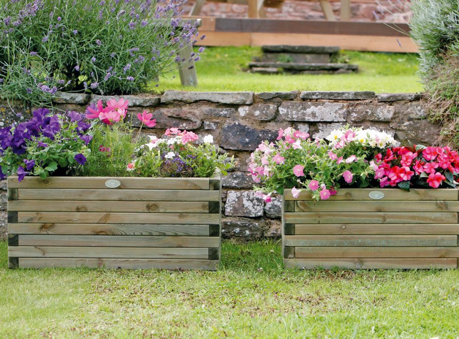 Planters – Deeside Log Cabins
